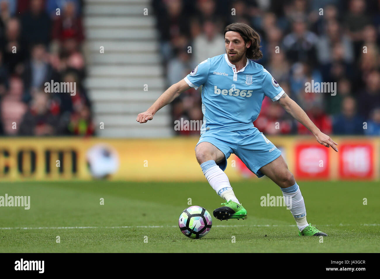 Stoke City's Joe Allen Stock Photo - Alamy