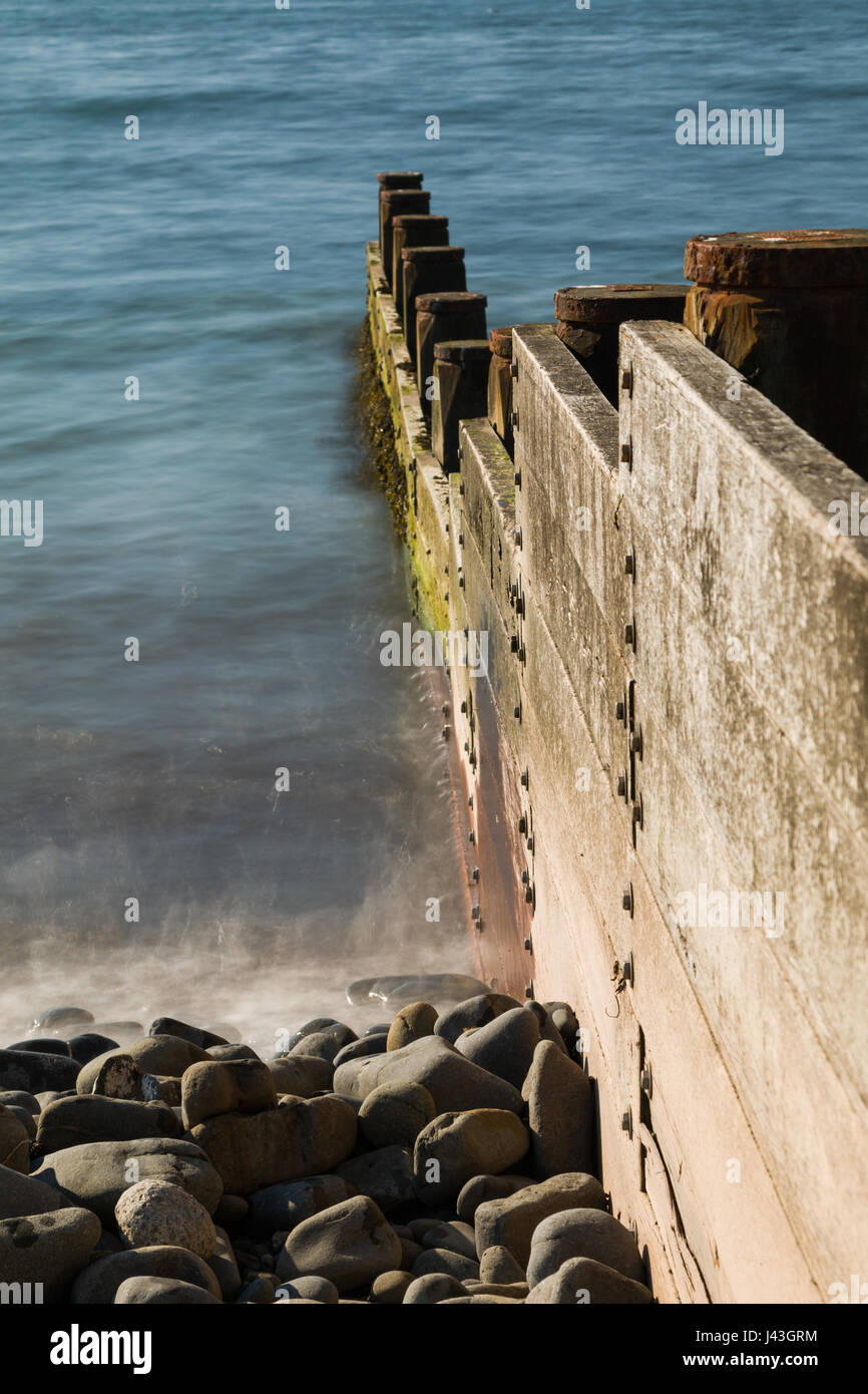 Wooden sea breakers hi-res stock photography and images - Alamy