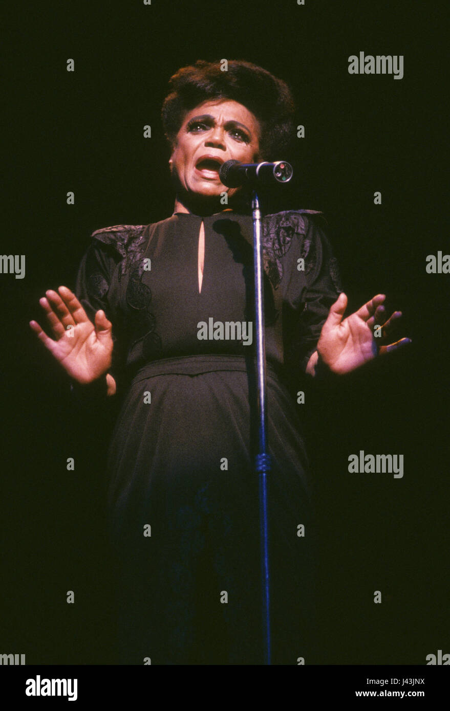 EARTHA KITT American singer 1984 Stock Photo - Alamy