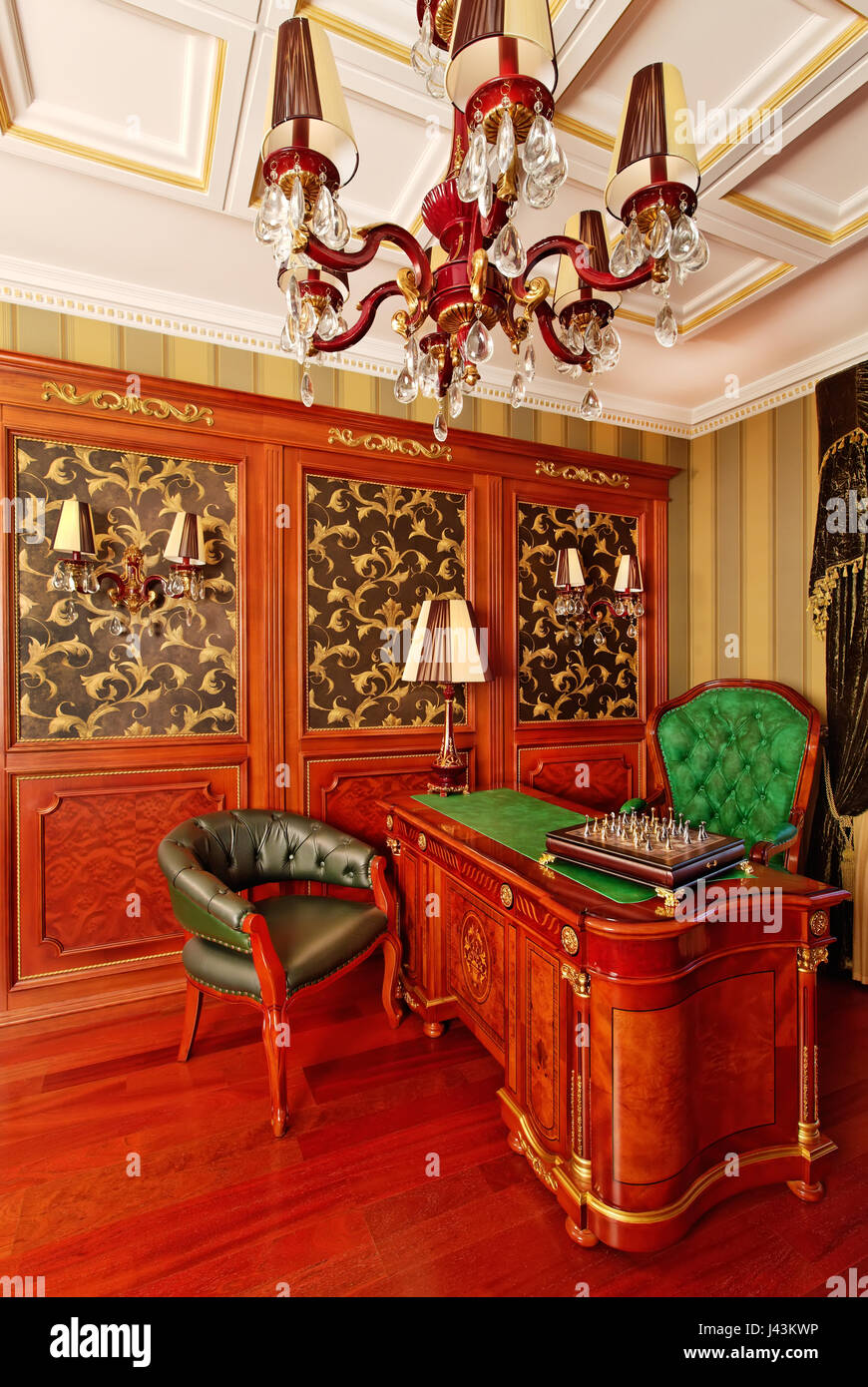 Classical chess hi-res stock photography and images - Alamy