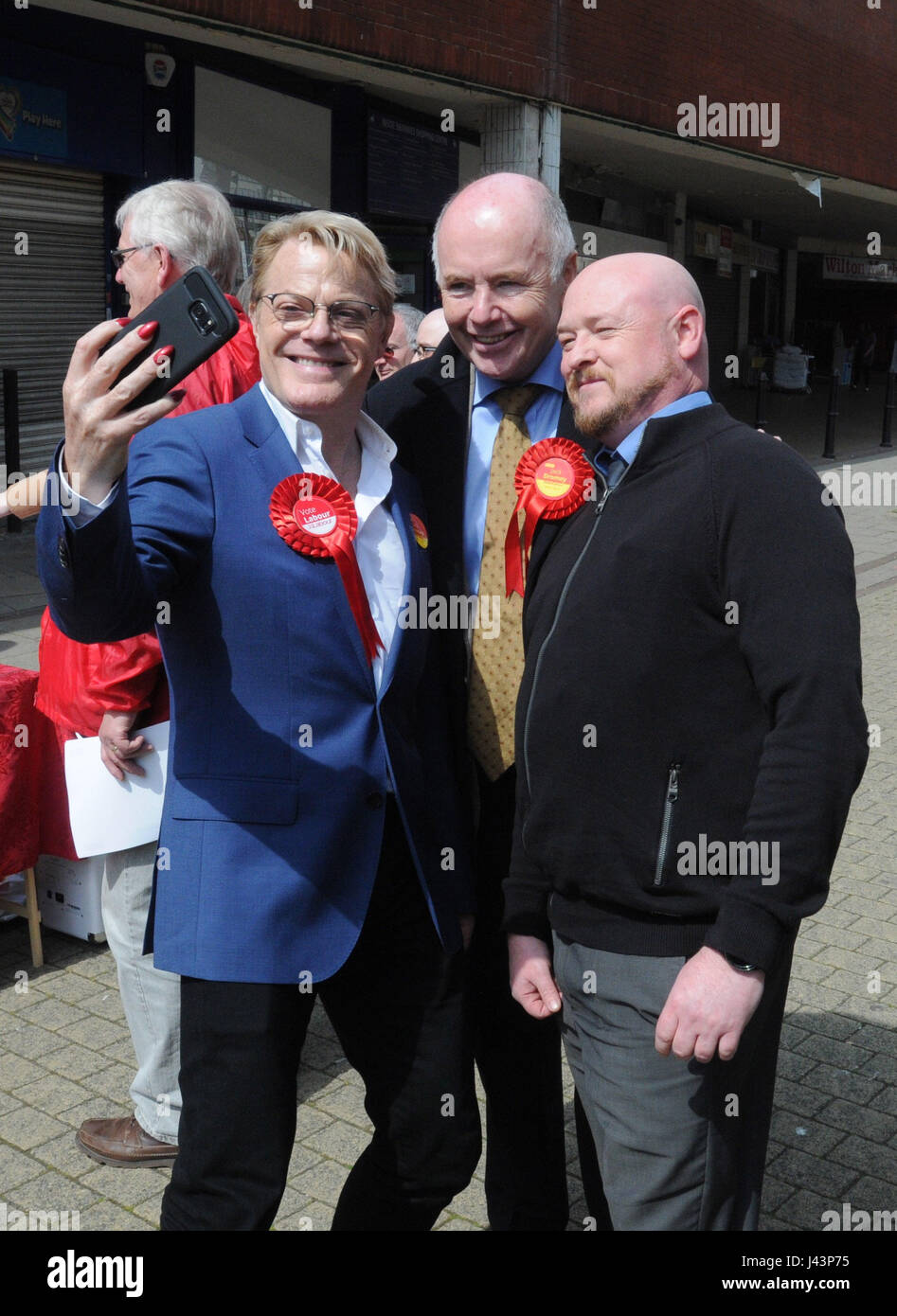 Eddie Izzard (left) and Labour candidate Jack Dromey (centre) pose for ...
