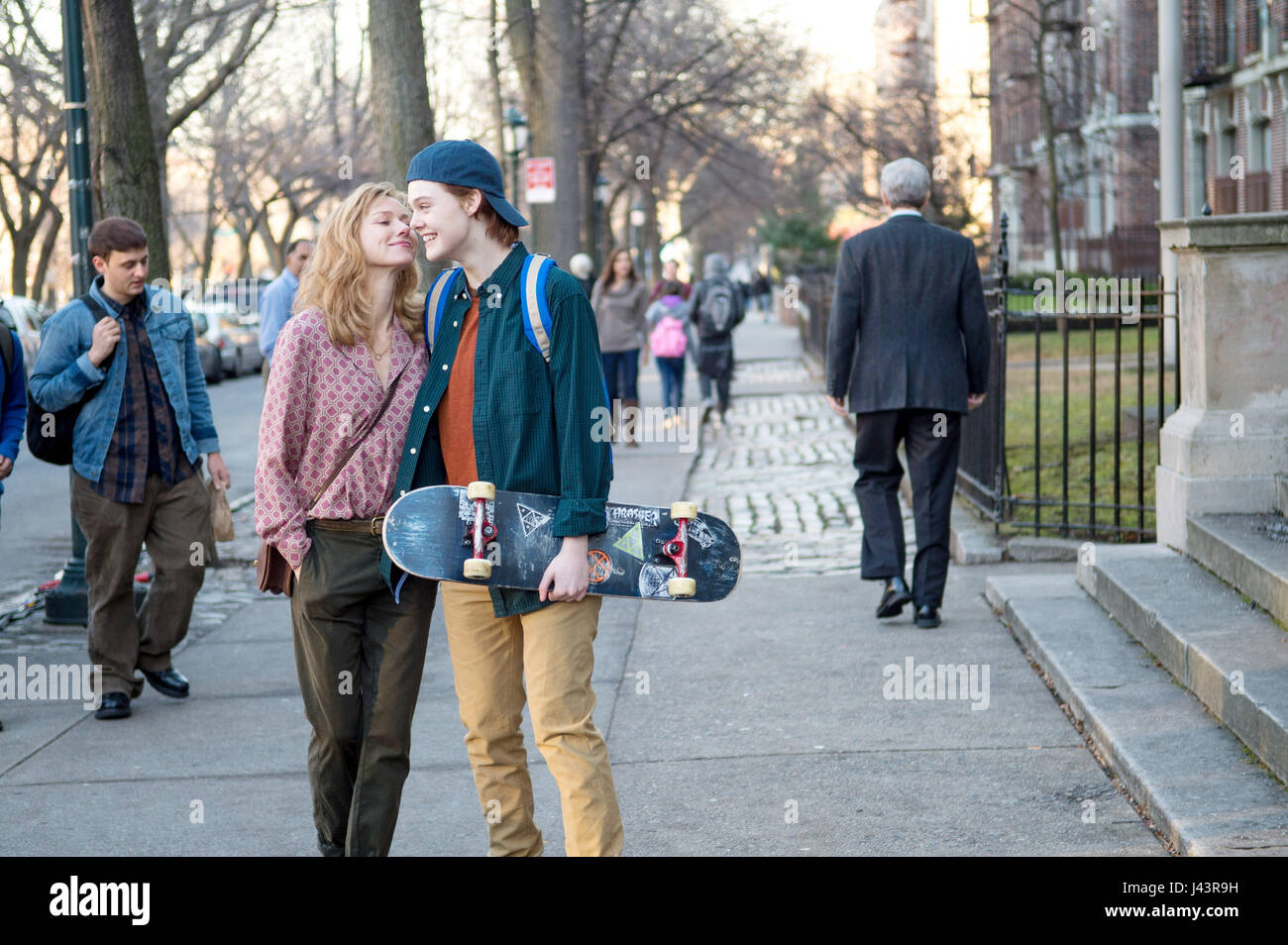 3 GENERATIONS, (aka ABOUT RAY), from left: Maria Dizzia, Elle Fanning ...