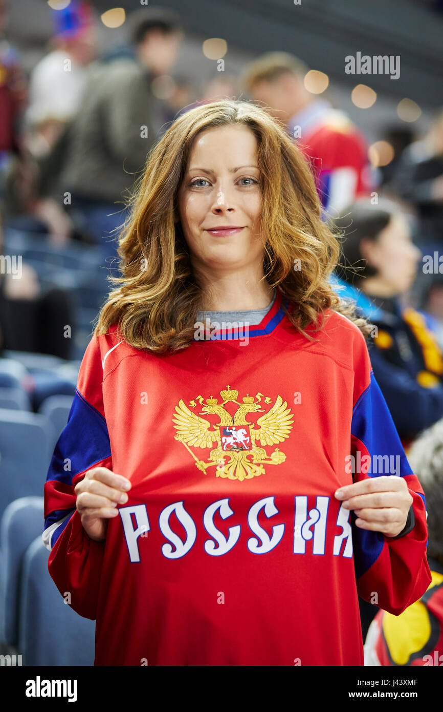 Young pretty woman, girl, attractive, smiling, beautiful, handsome ...