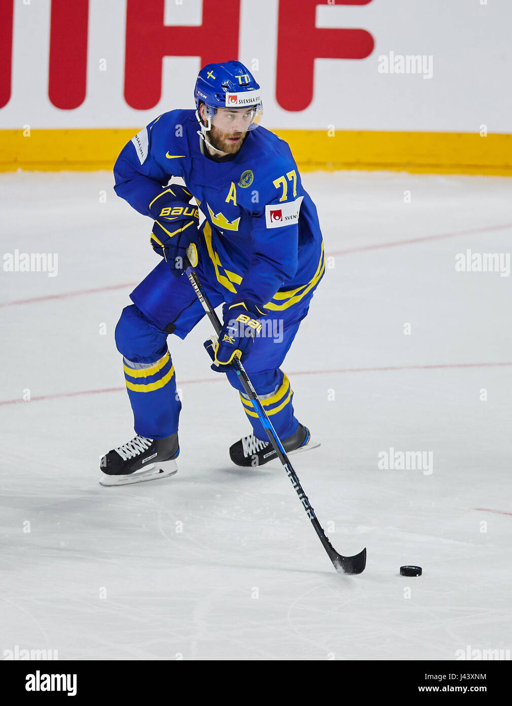 Victor HEDMAN, SWE 77 Single action with puck, release, whole body ...