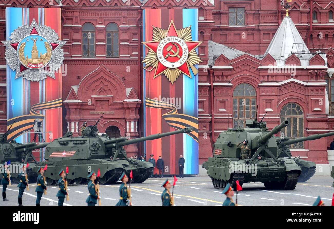 Russian army parade vehicles hi-res stock photography and images - Alamy