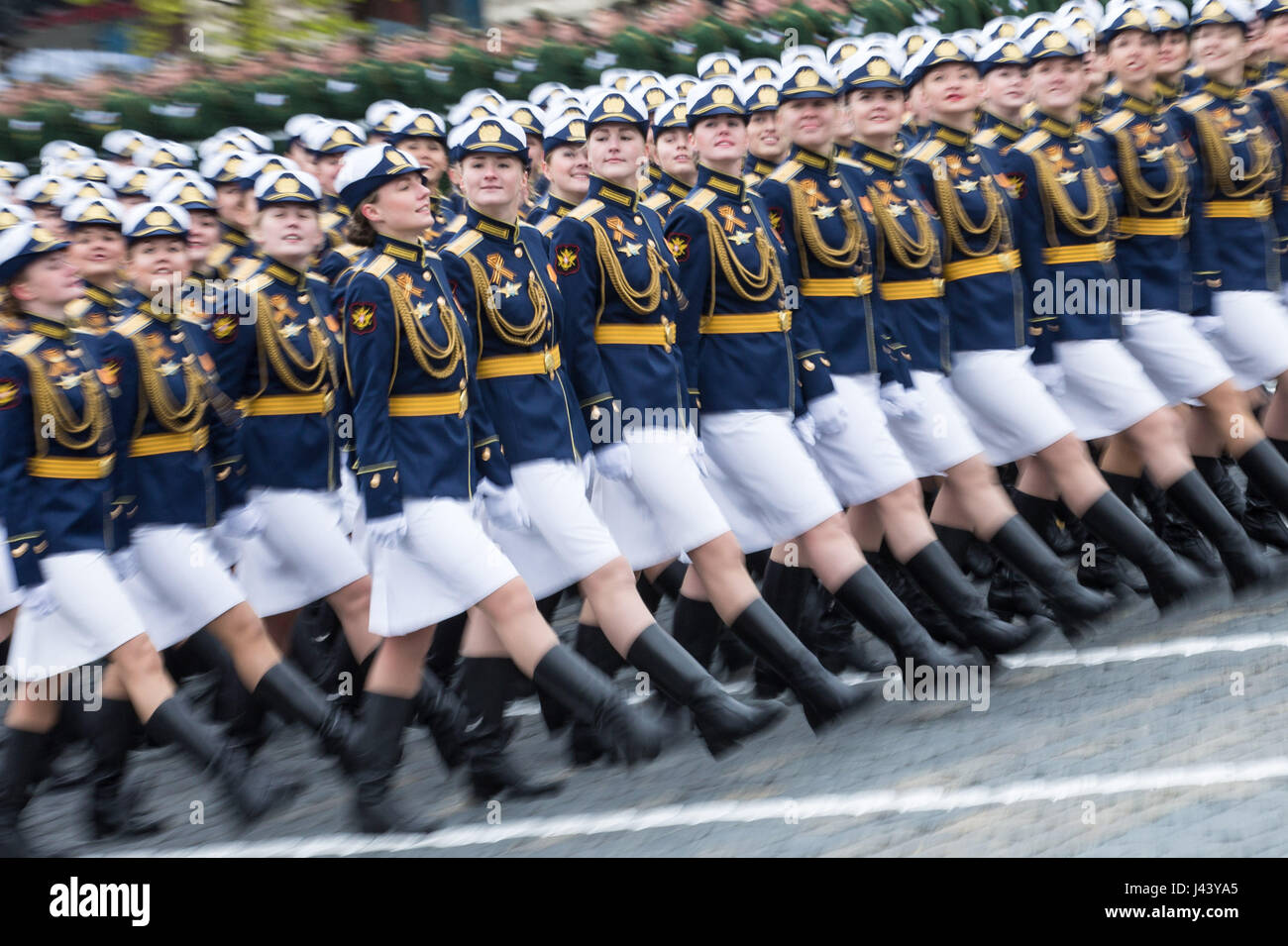 Moscow, Russia. 9th May, 2017. Russian servicewomen march during the ...