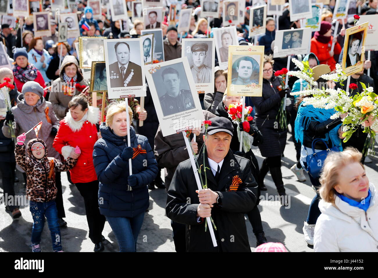 Kaliningrad, Russia. 9th May, 2017. People take part in an Immortal ...