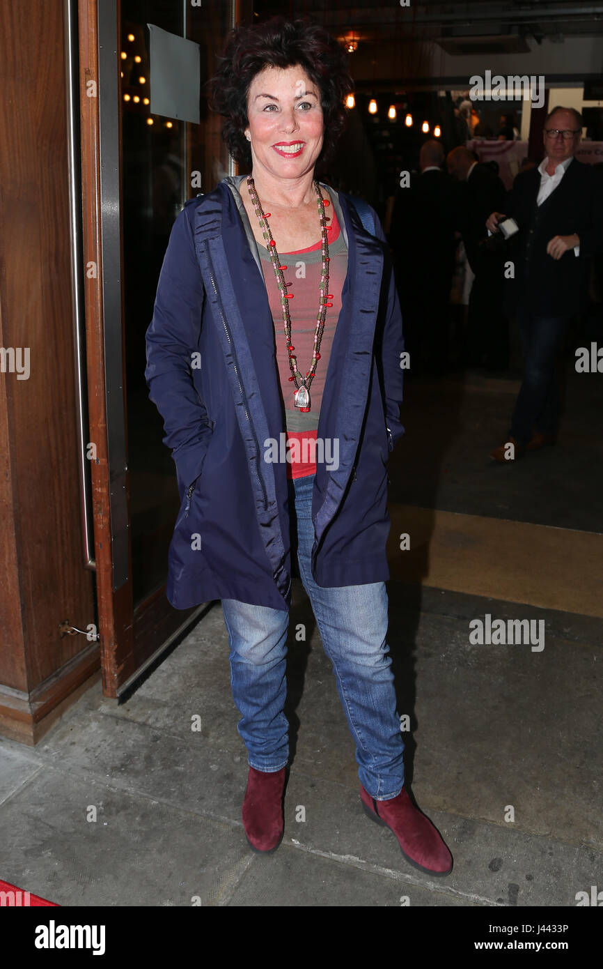 Ruby wax 2017 hi-res stock photography and images - Alamy