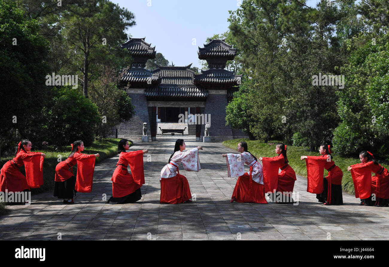 Hanzhong, China's Shaanxi Province. 9th May, 2017. Pupils wearing ...