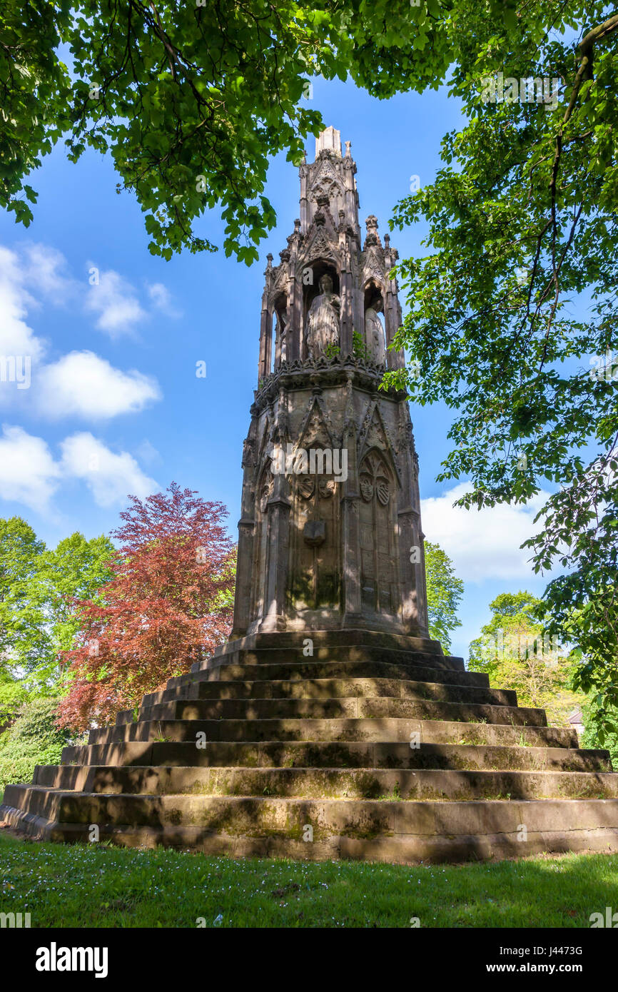 Eleanor cross crosses hi-res stock photography and images - Alamy