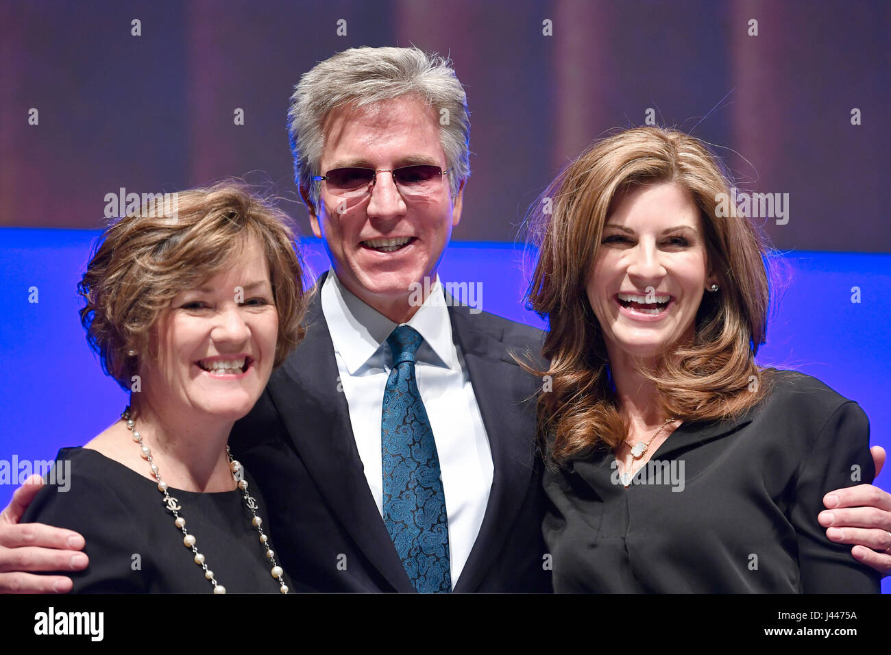 Mannheim, Germany. 10th May, 2017. Jennifer Morgan (R) and Adaire Fox ...