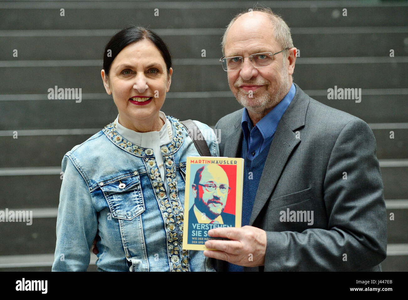 Berlin, Germany. 10th May, 2017. Martin Schulz's sister Doris Harst and ...