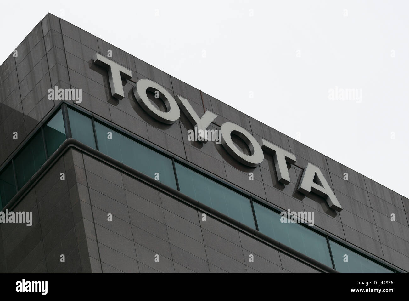 Toyota signboard hi-res stock photography and images - Alamy