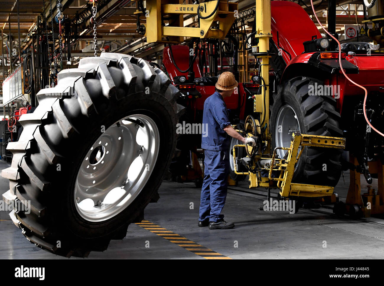 Yto group hi-res stock photography and images - Alamy