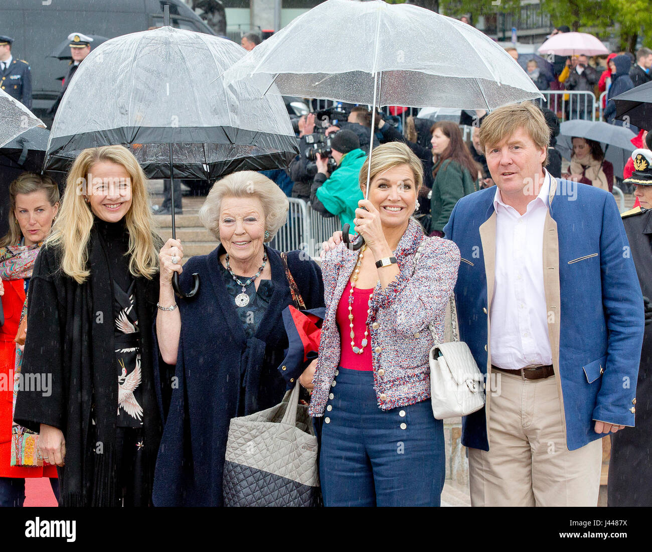 King Willem-Alexander, Queen Máxima, Princess Beatrix and Princess ...