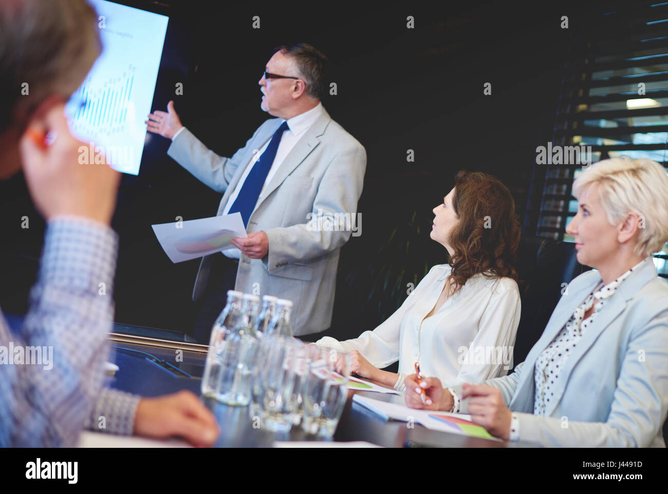 Senior businessman giving presentation Stock Photo - Alamy Senior businessman giving presentation Stock Photo - Alamy