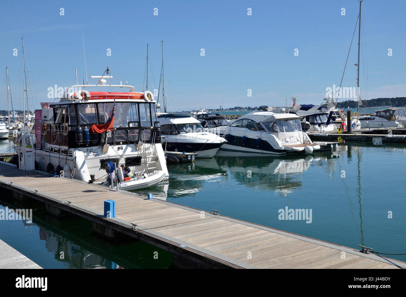 Boats and yachts at Poole Quay in Poole, Dorset Stock Photo - Alamy