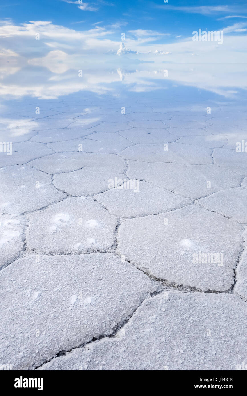 Salar de Uyuni salt white flats desert, Andes Altiplano, Bolivia Stock ...