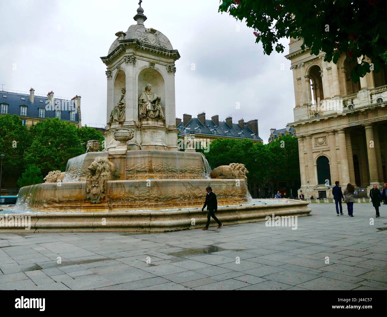 Place saint sulpice hi-res stock photography and images - Alamy