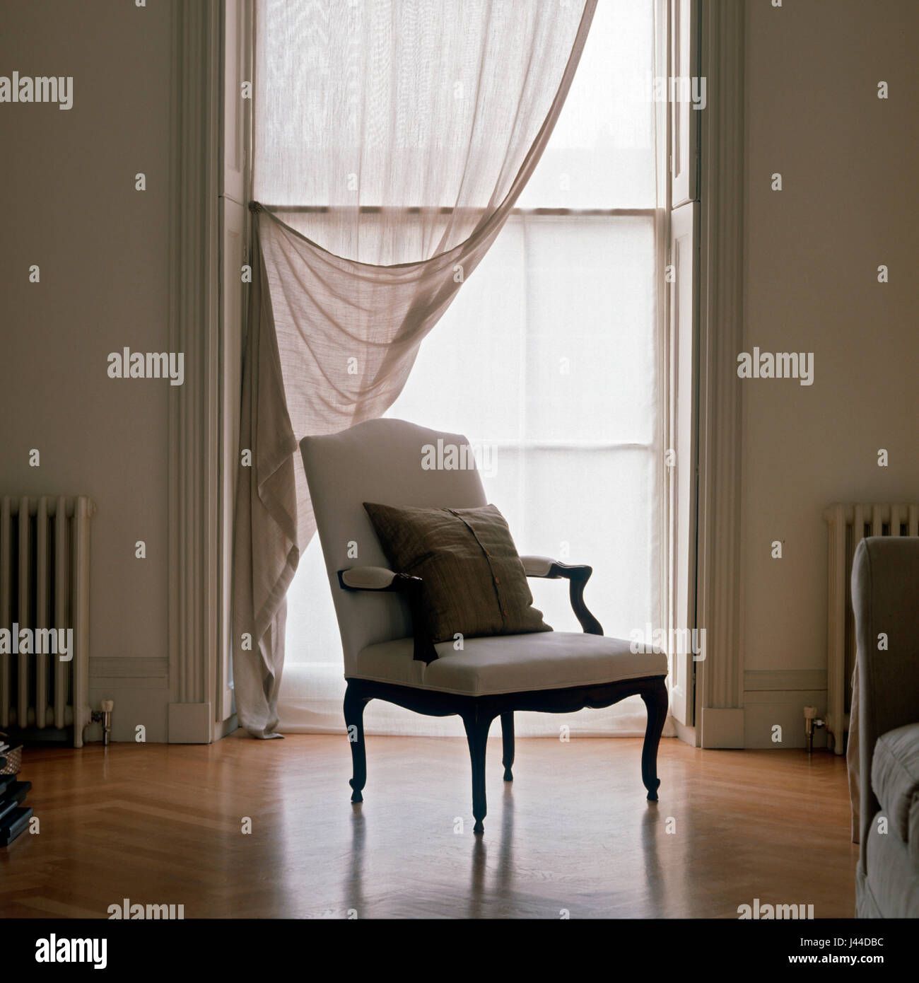 Muslin curtains hi-res stock photography and images - Alamy