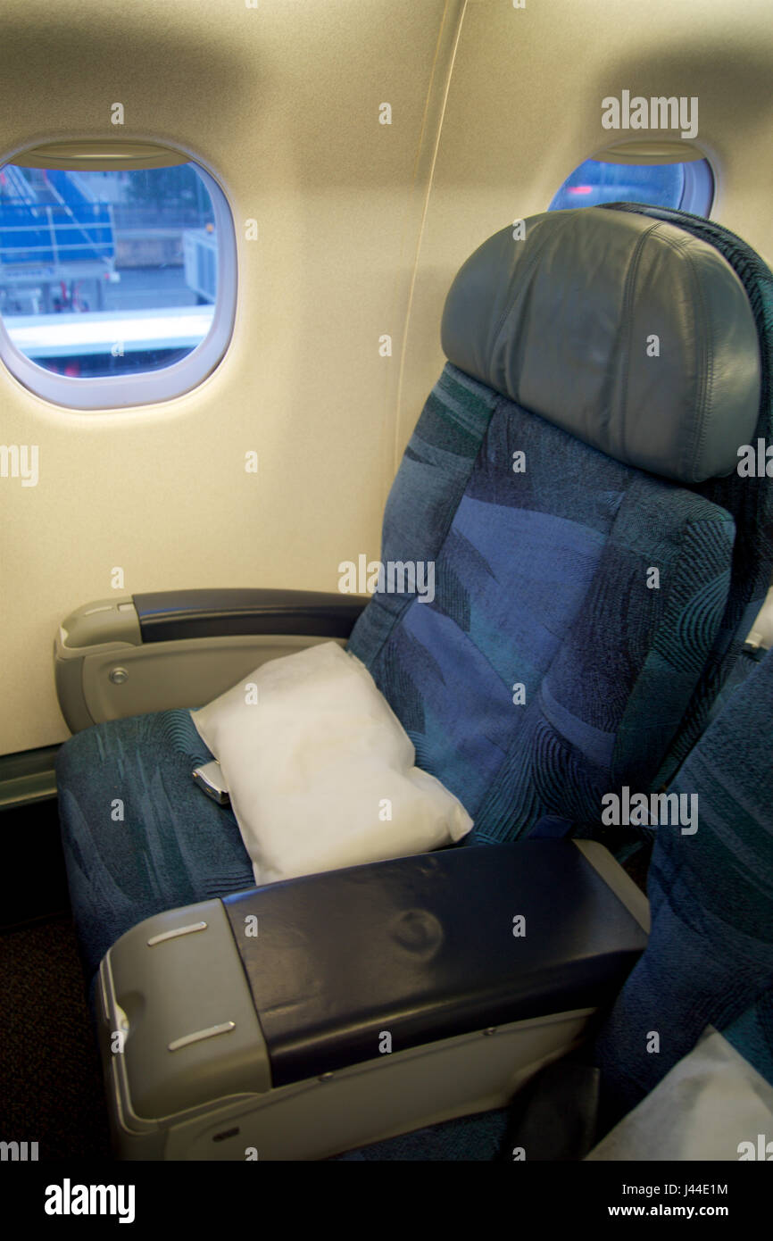 TORONTO, CANADA - JAN 28th, 2017: Air Canada Business class seats ...