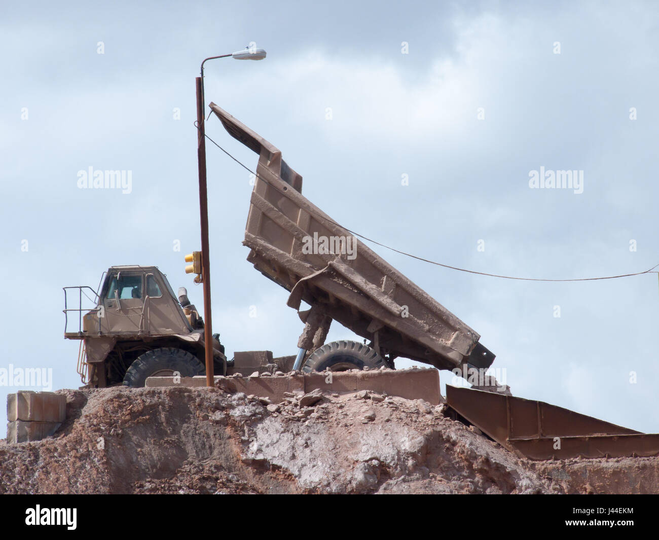 Load haul dump hi-res stock photography and images - Alamy