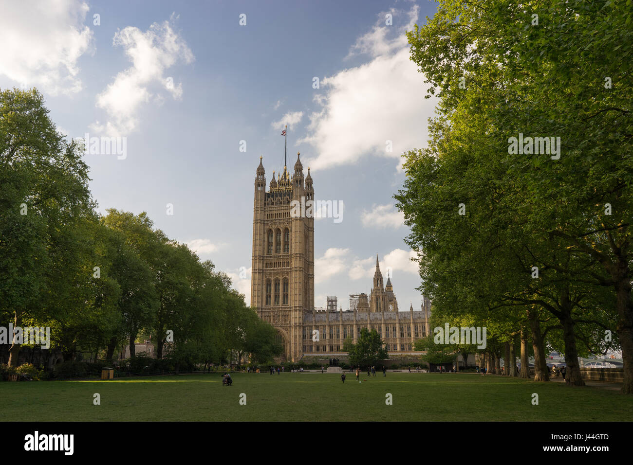 Views of the government buildings of the Houses of Parliament in London ...