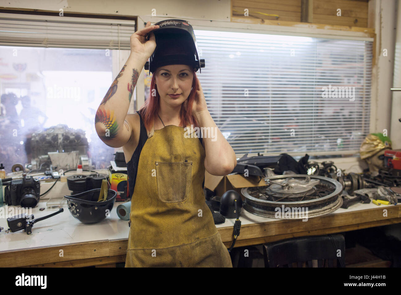 Dirty apron hi-res stock photography and images - Alamy