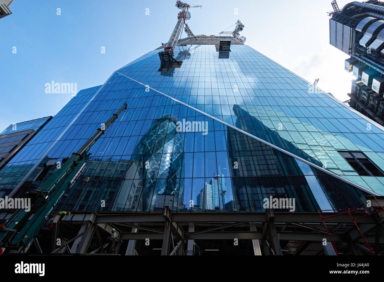 The scalpel skyscraper hi-res stock photography and images - Alamy