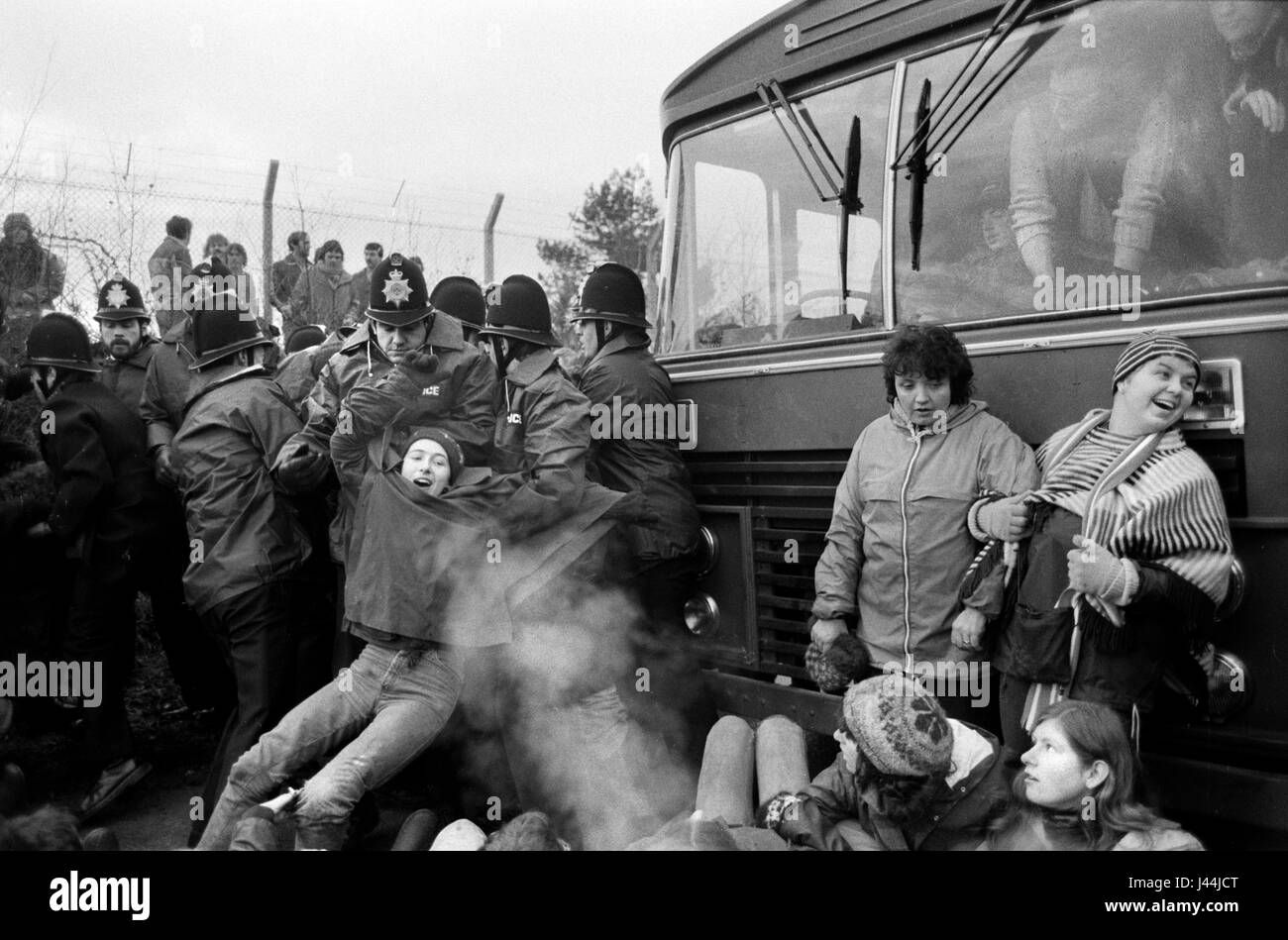 Greenham common woman protest hi-res stock photography and images - Alamy