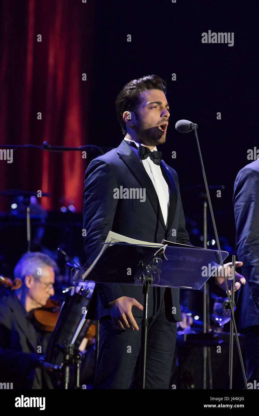 Three italian tenors hi-res stock photography and images - Alamy