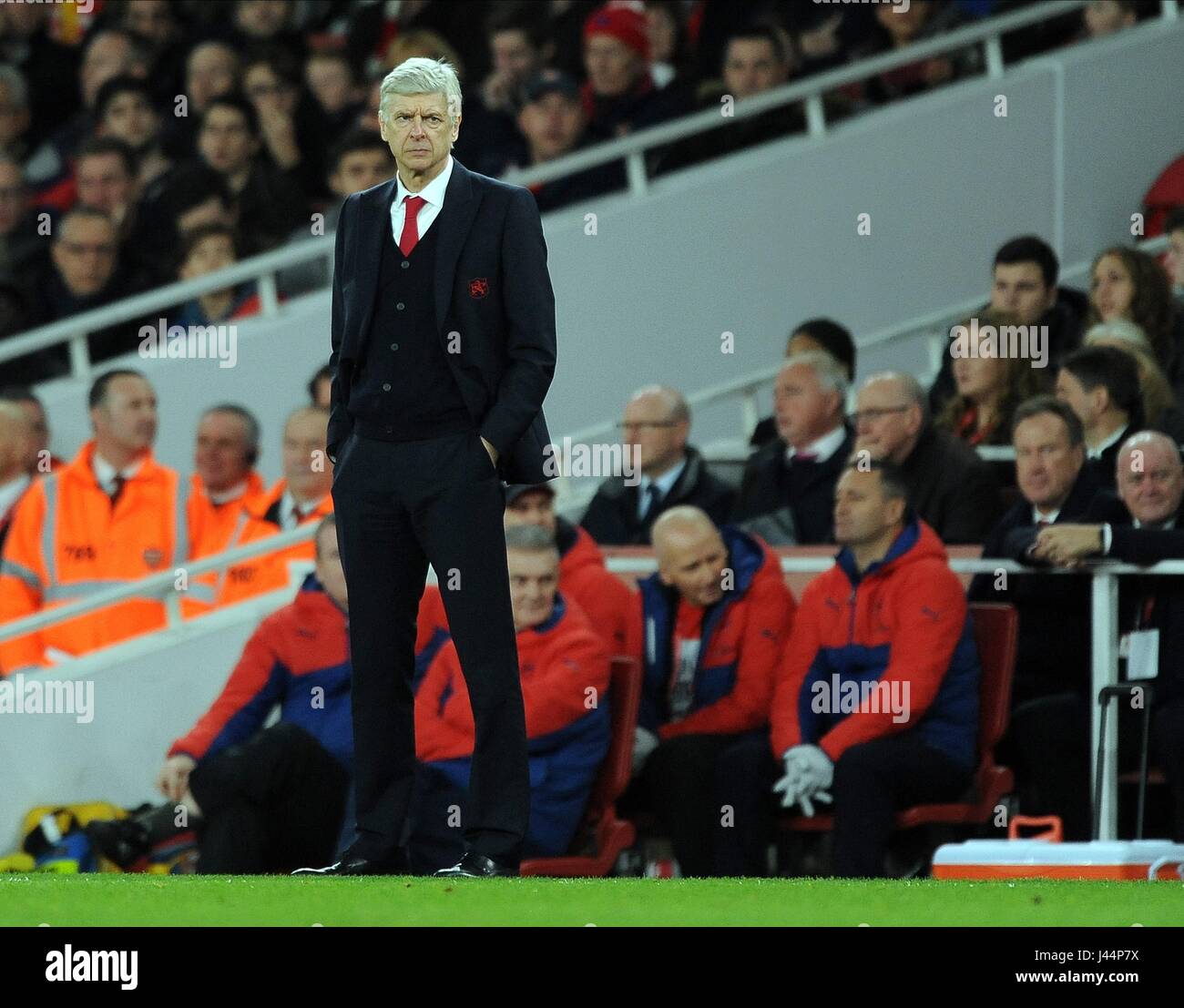 Unhappy arsenal manager ars arsenal hi-res stock photography and images ...