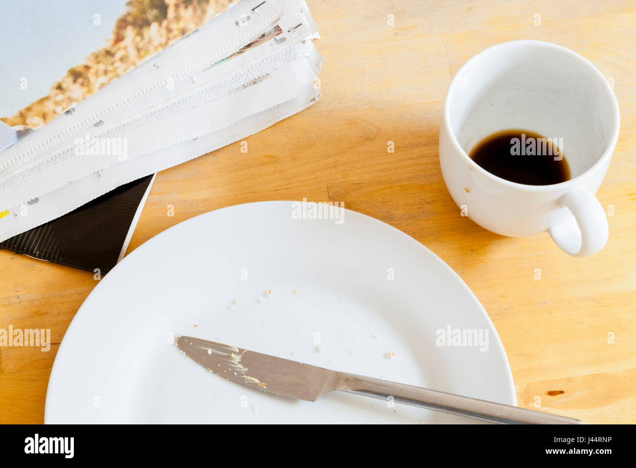 Empty coffee cup hi-res stock photography and images - Alamy