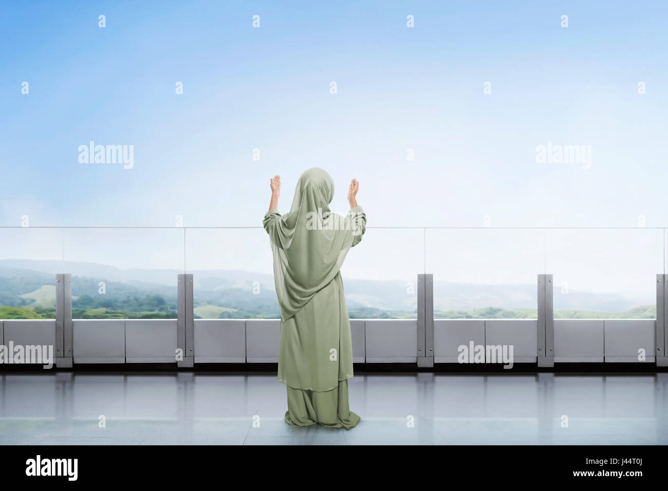 Child raising hand hi-res stock photography and images - Alamy