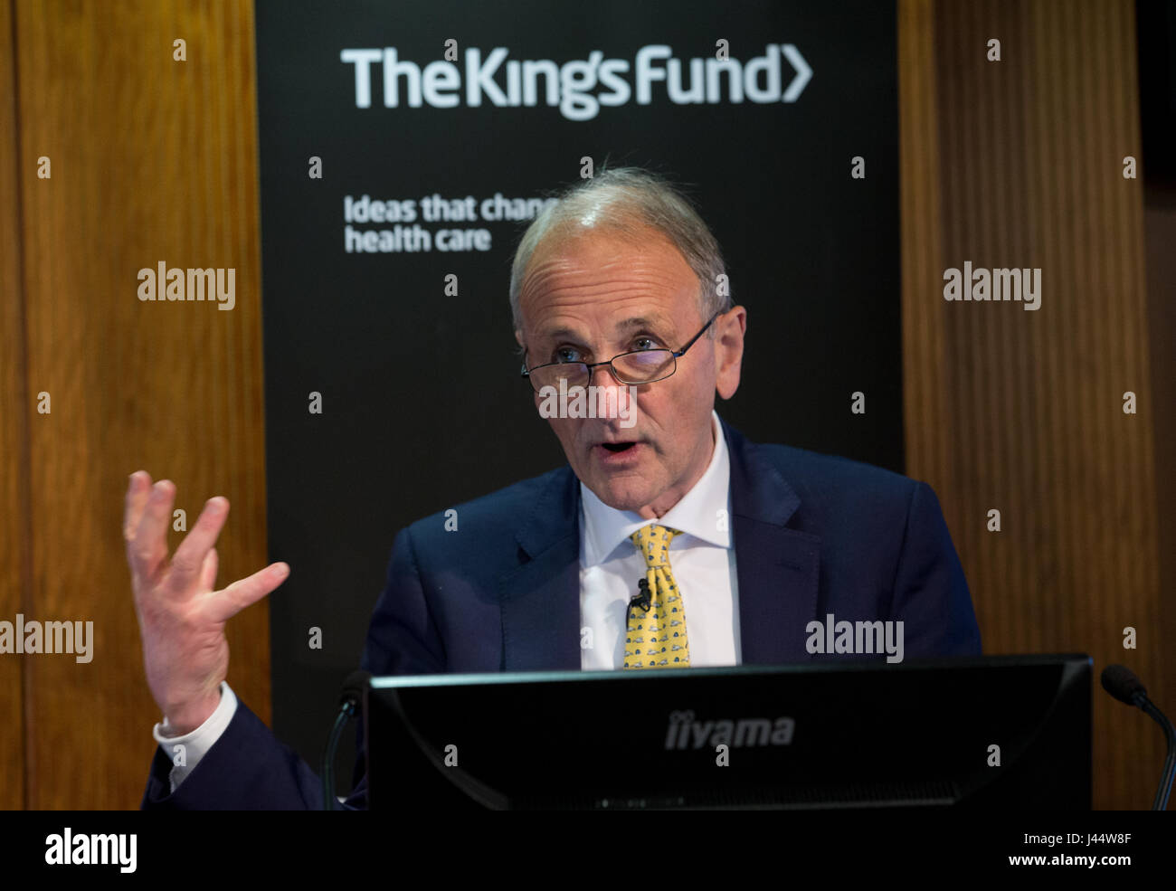 Health service executive logo hi-res stock photography and images - Alamy