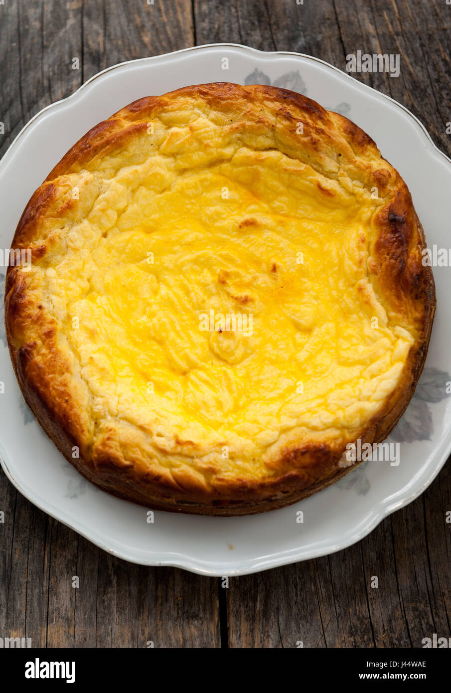 Pasca- Traditional cheese cake for Easter Stock Photo - Alamy