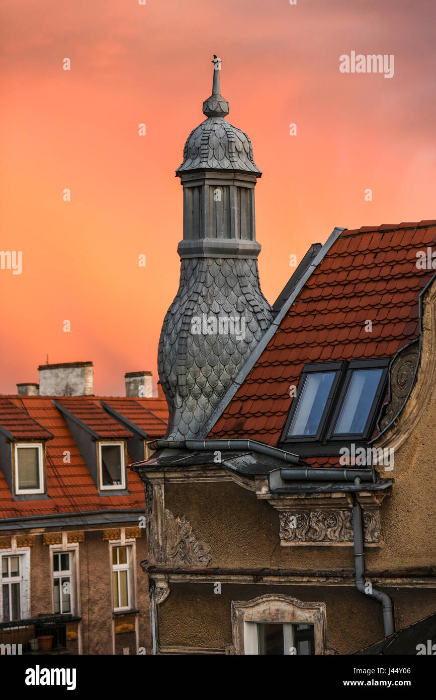 Building corner turret hi-res stock photography and images - Alamy