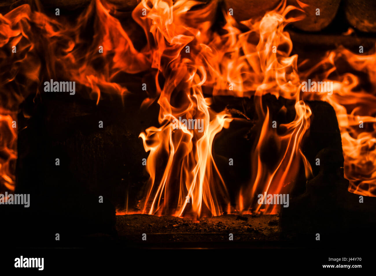 A flames in a fire place Stock Photo - Alamy