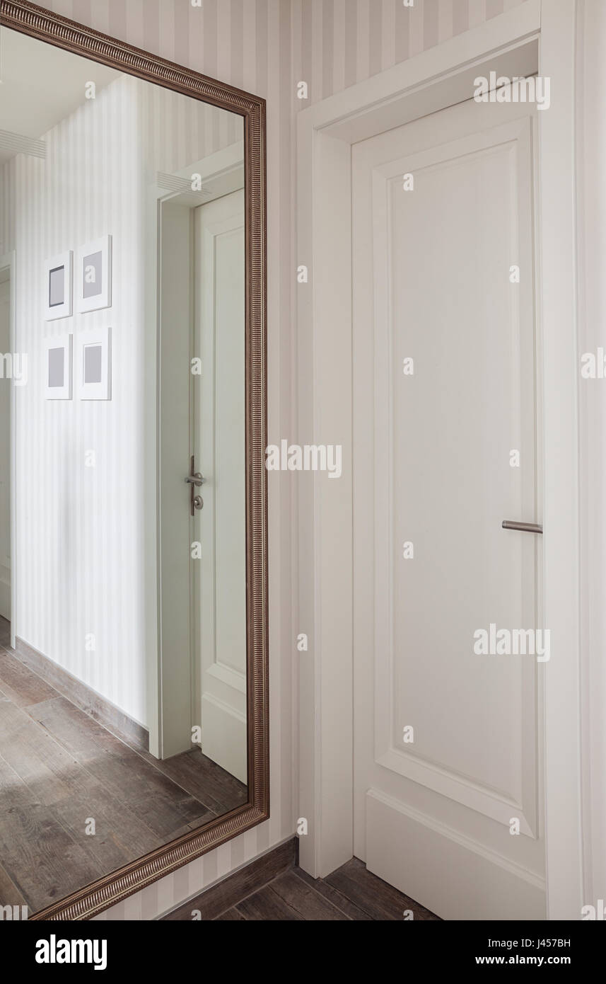 Hall of doors hi-res stock photography and images - Alamy