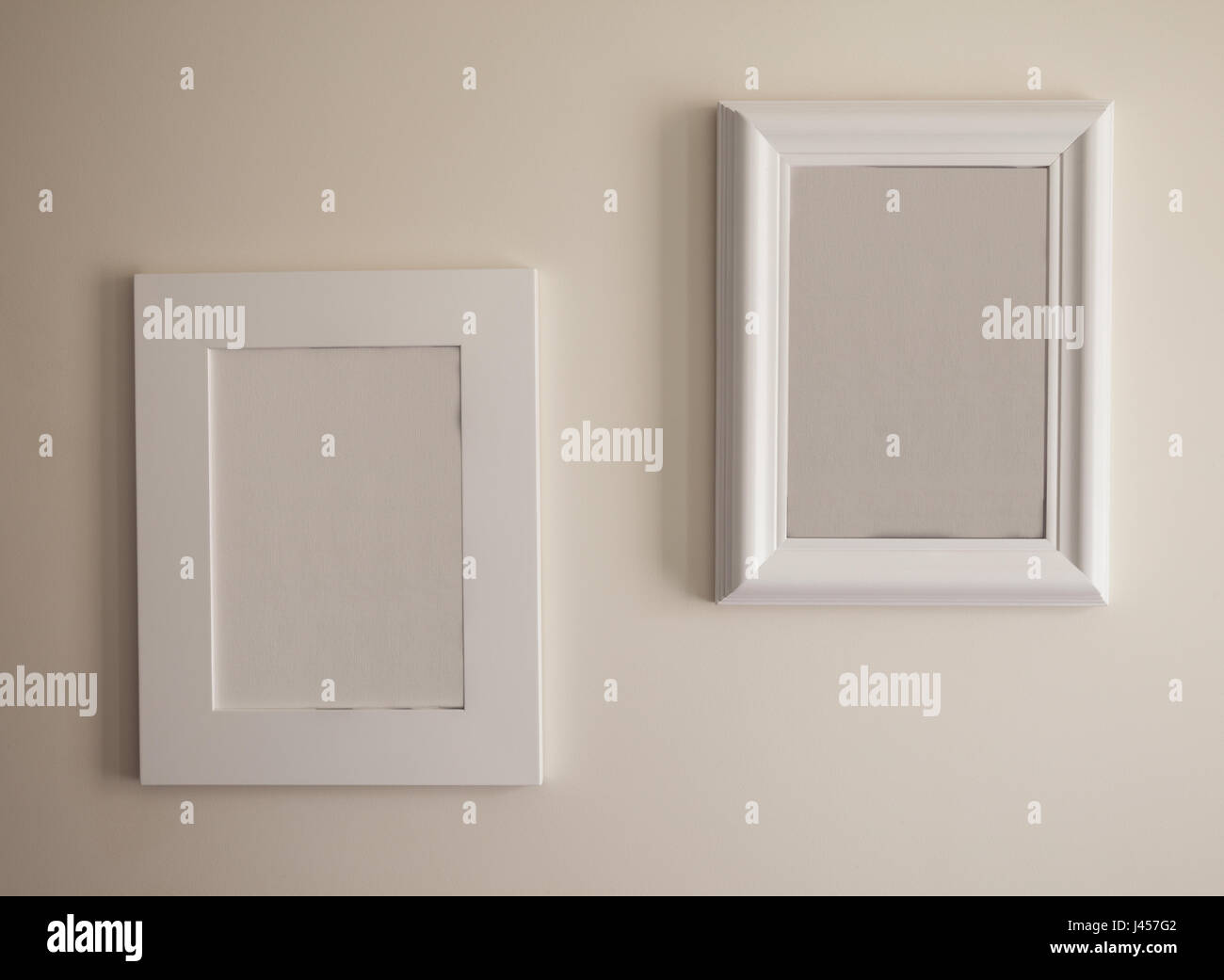 Empty picture frames wall hi-res stock photography and images - Alamy