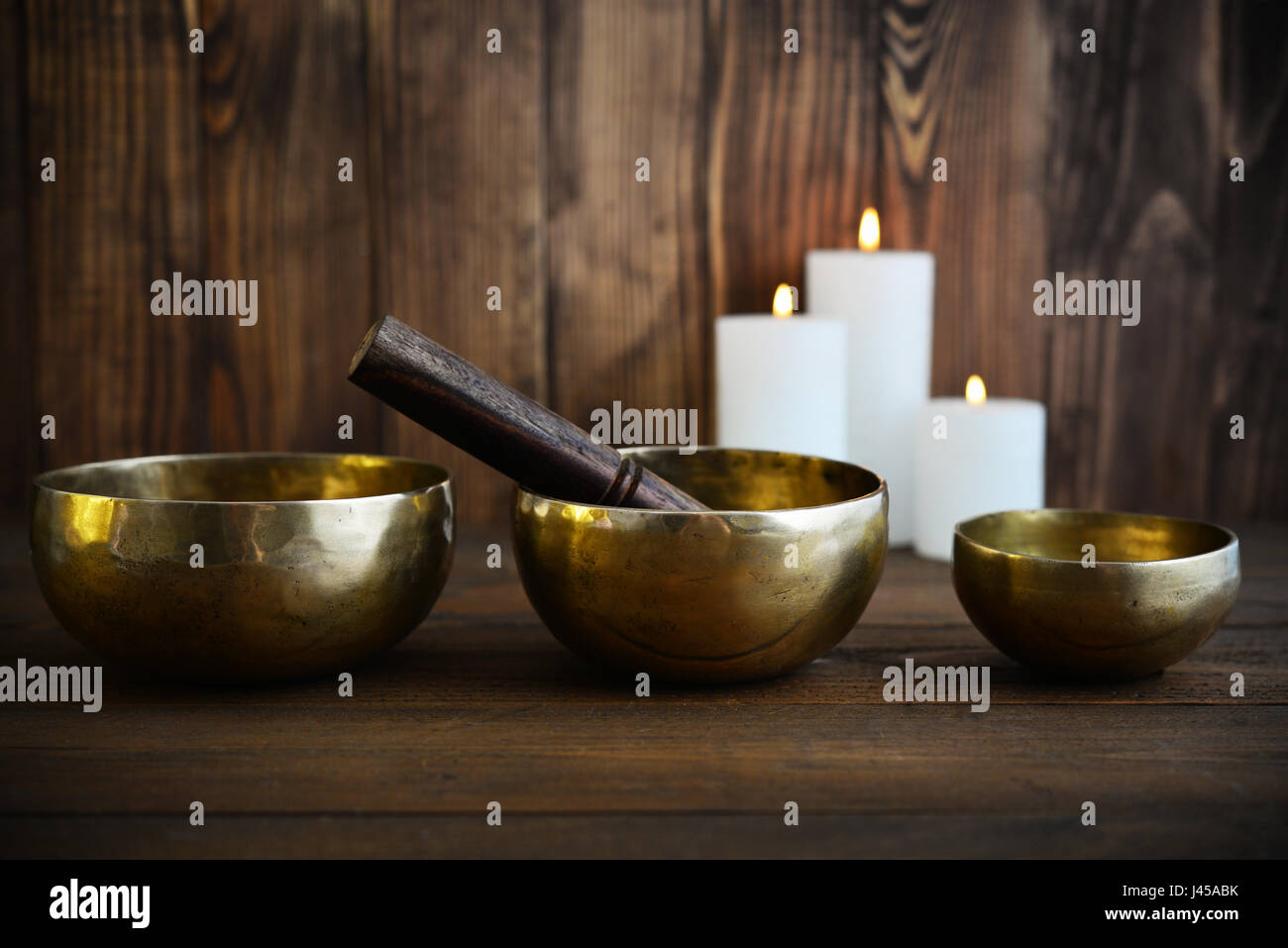 Tibetan singing bowls hi-res stock photography and images - Alamy