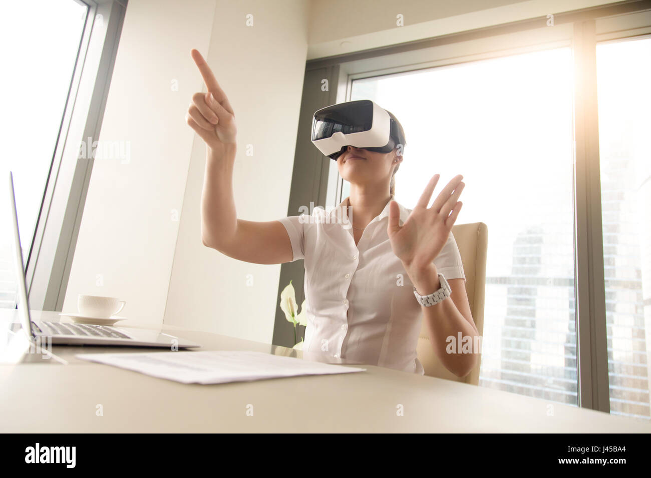 Business lady wearing vr hi-res stock photography and images - Alamy