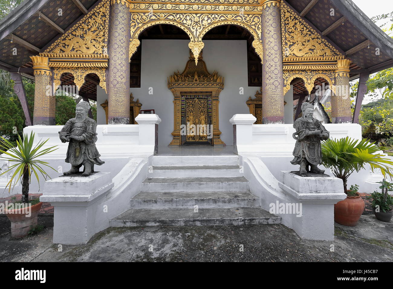 Main entrance of the Sim-Viharn-Assembly-Congregation hall of Wat Chum ...
