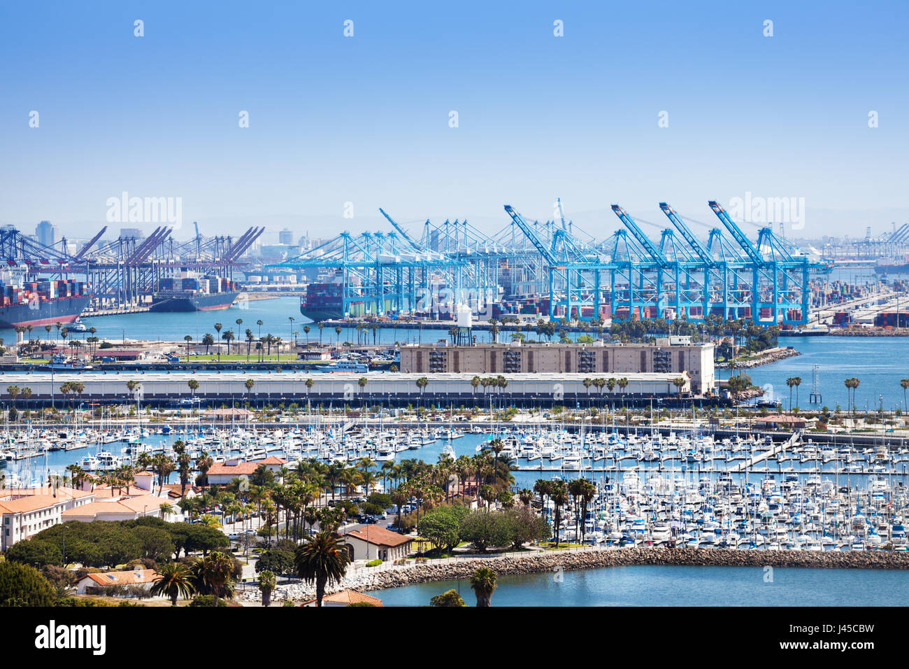 Long beach container terminal hi-res stock photography and images - Alamy