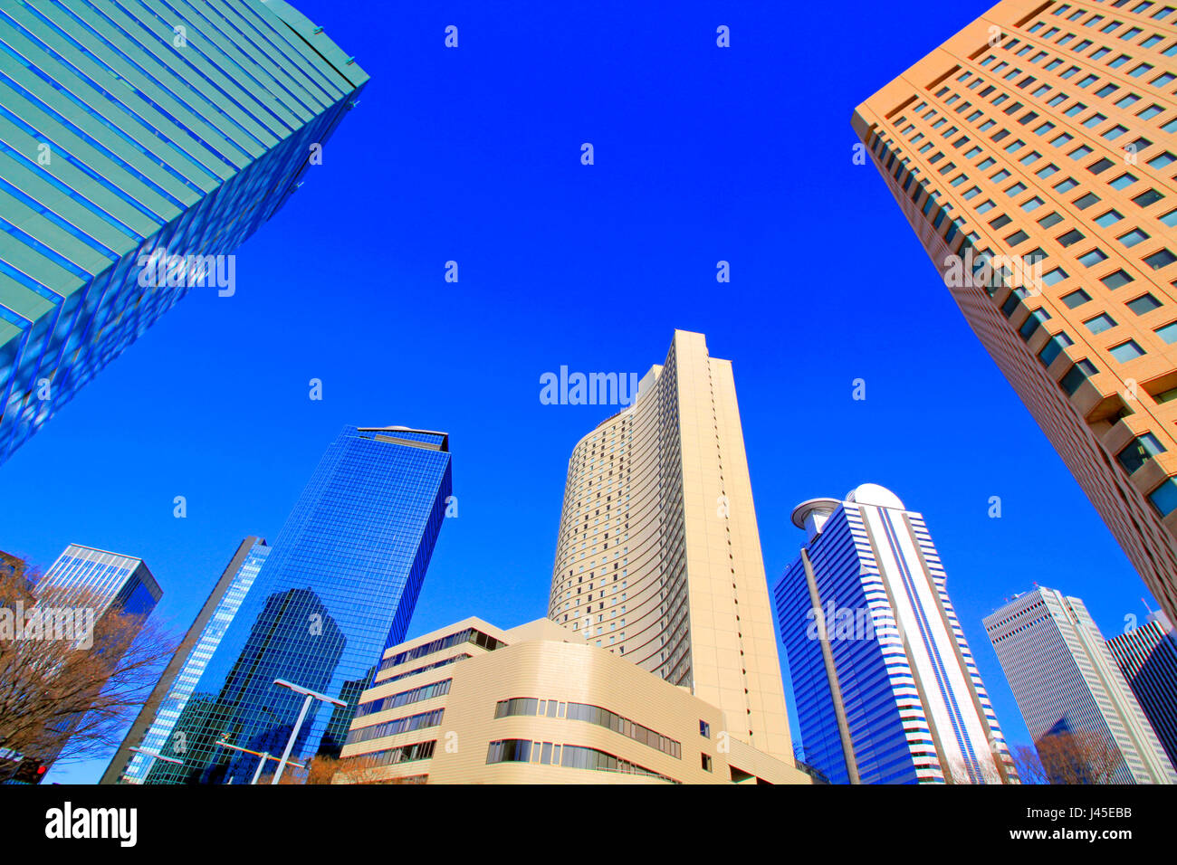Skyscrapers tokyo hi-res stock photography and images - Alamy