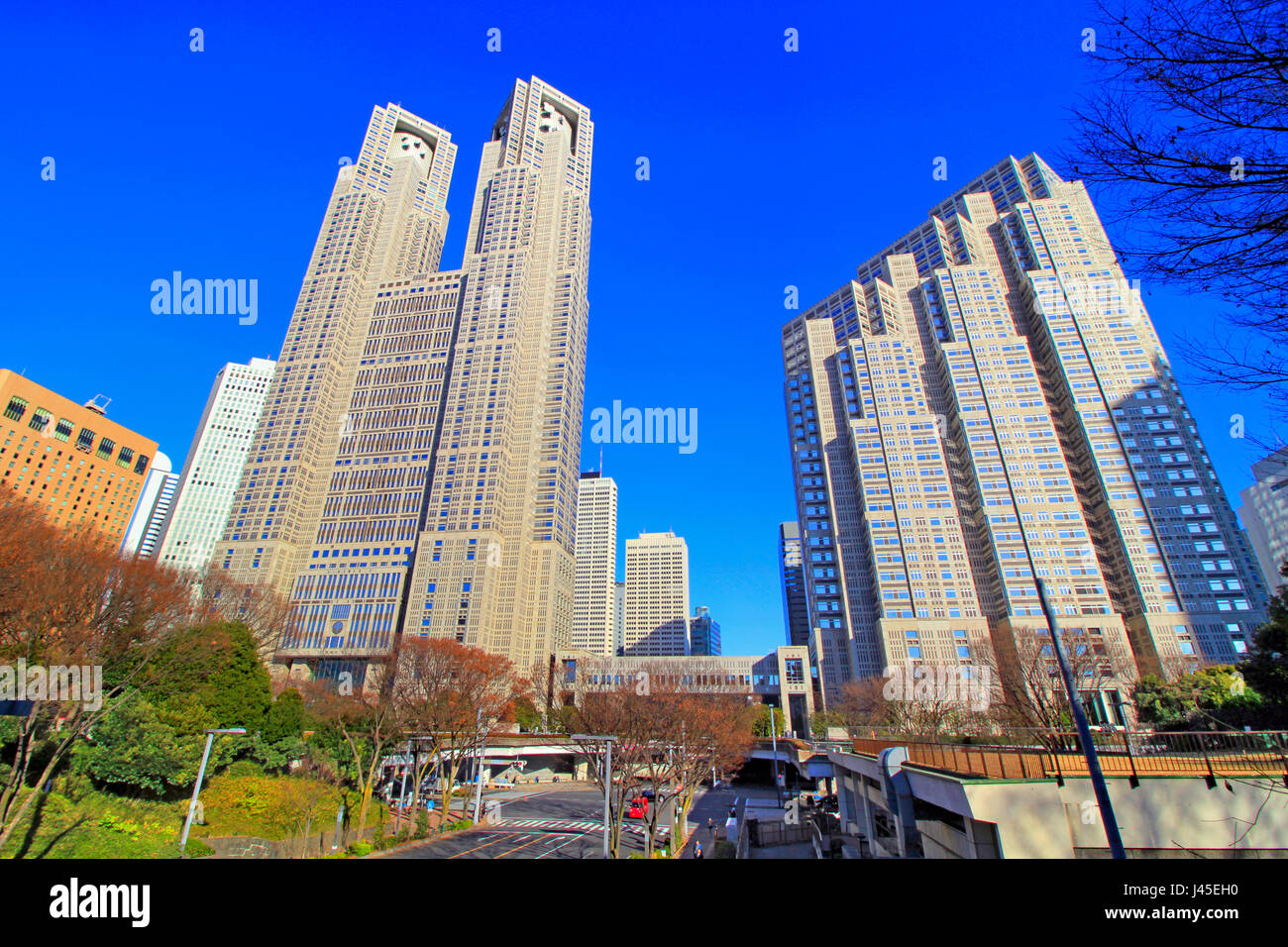 Government building view hi-res stock photography and images - Alamy