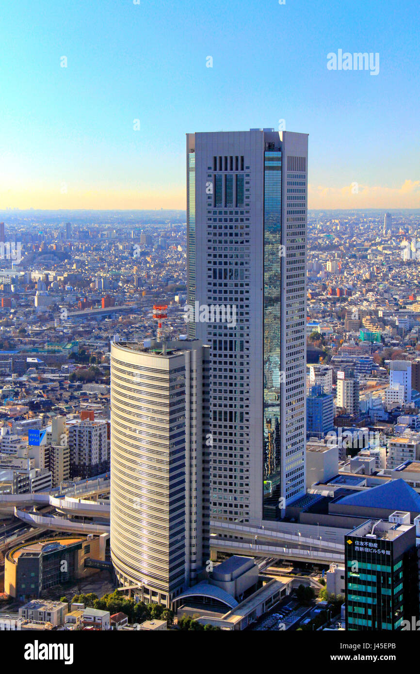 Skyscraper tokyo hi-res stock photography and images - Alamy