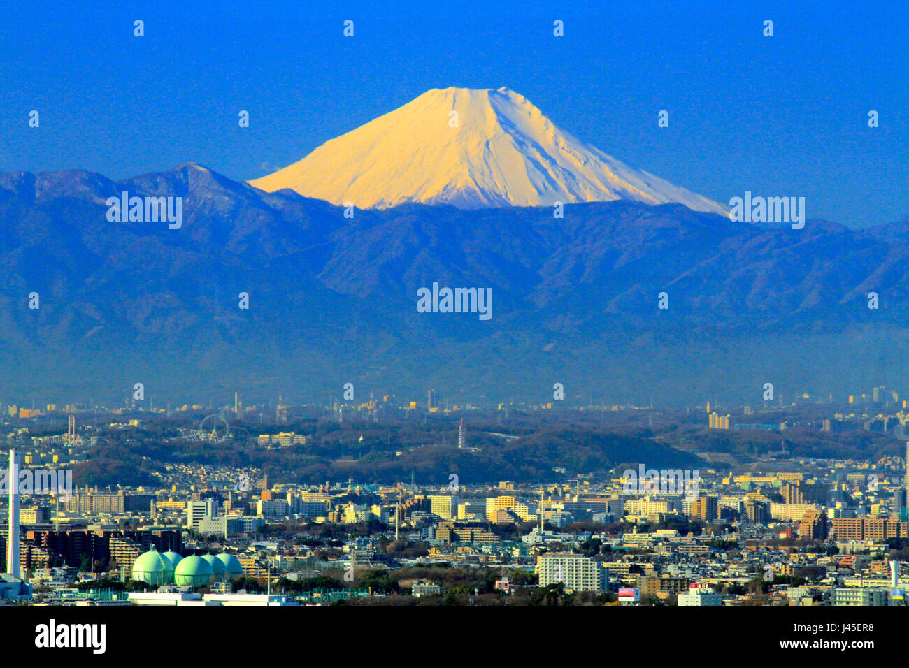 Tokyo mt fuji skyline hi-res stock photography and images - Alamy
