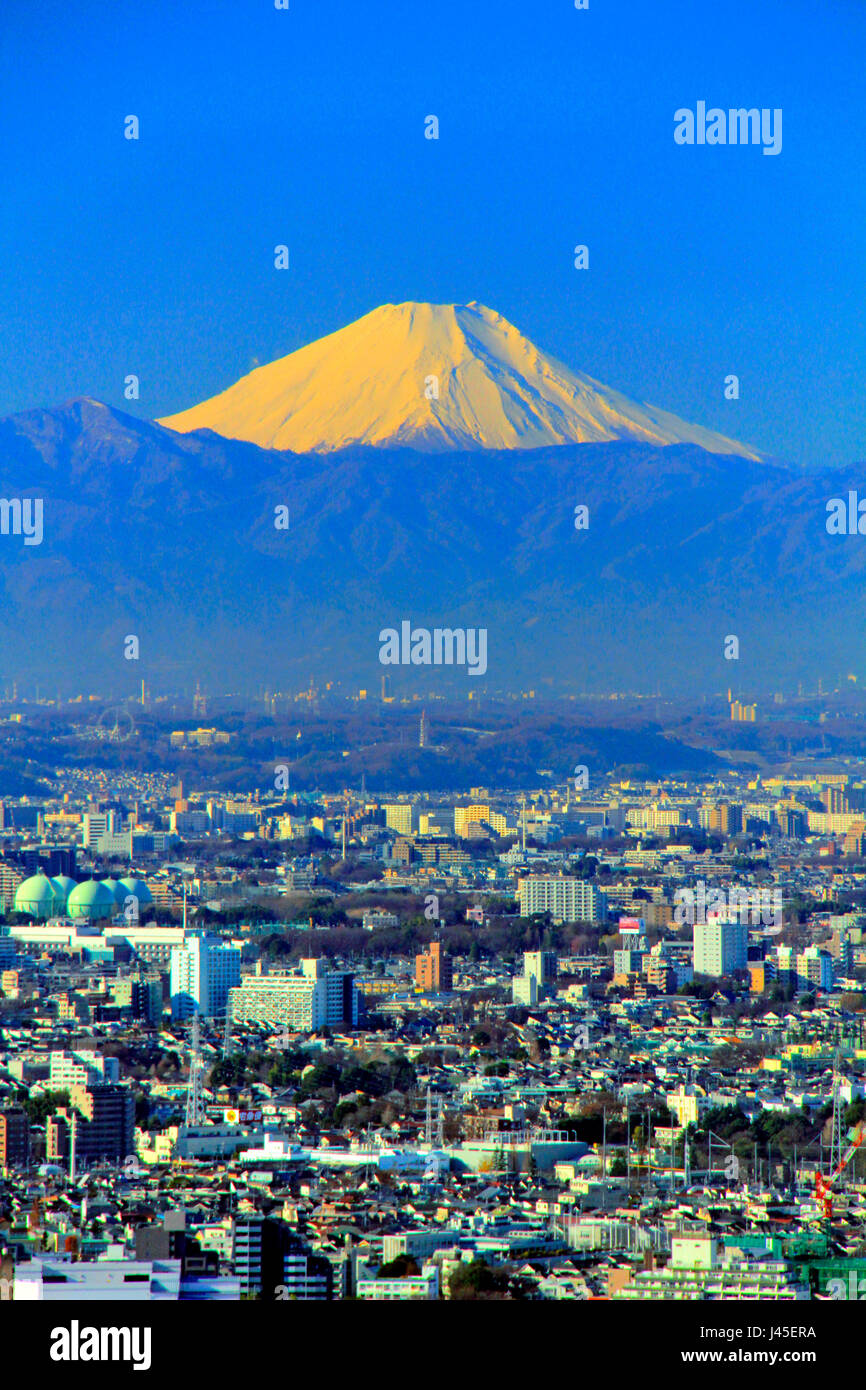 Tokyo skyline mount fuji hi-res stock photography and images - Alamy