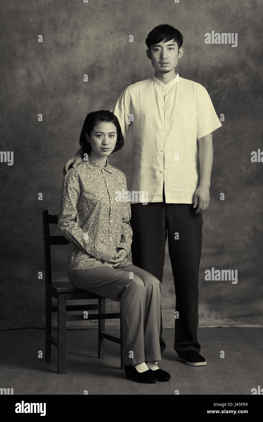 Retro couple 1960s hi-res stock photography and images - Alamy